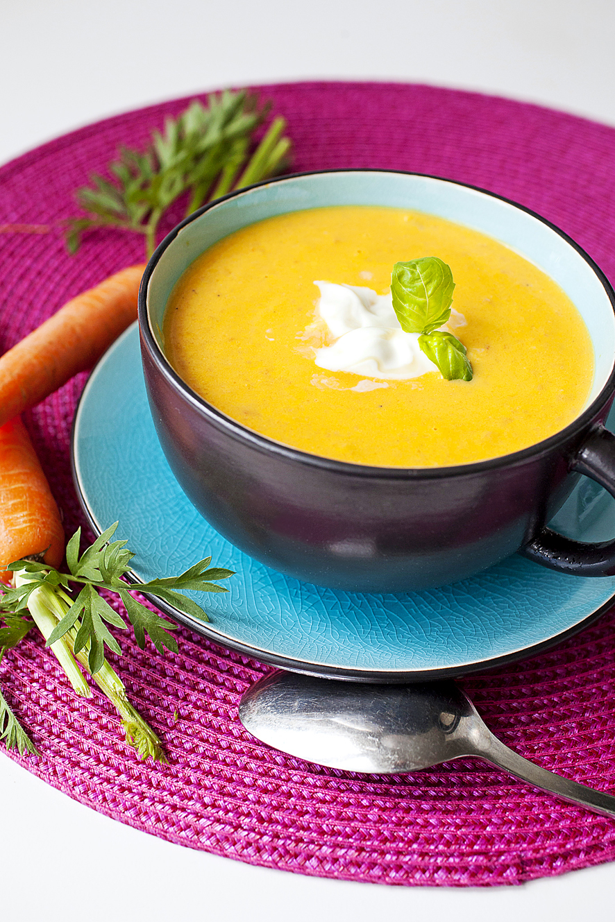 Morotssoppa med honungsyoghurt – Arbetet