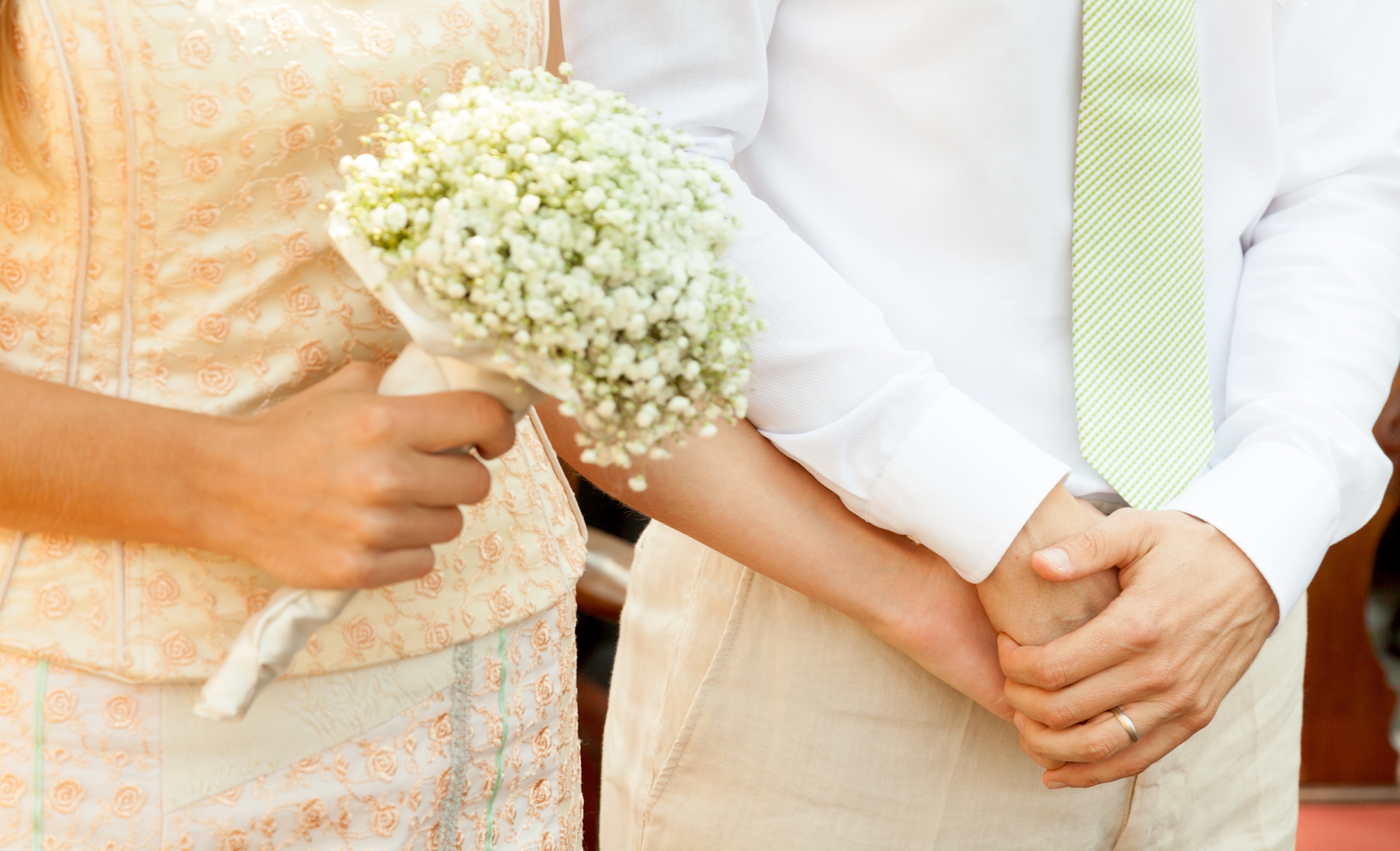 Läkare gifte sig borgerligt – fick sparken av kyrkan – Arbetet