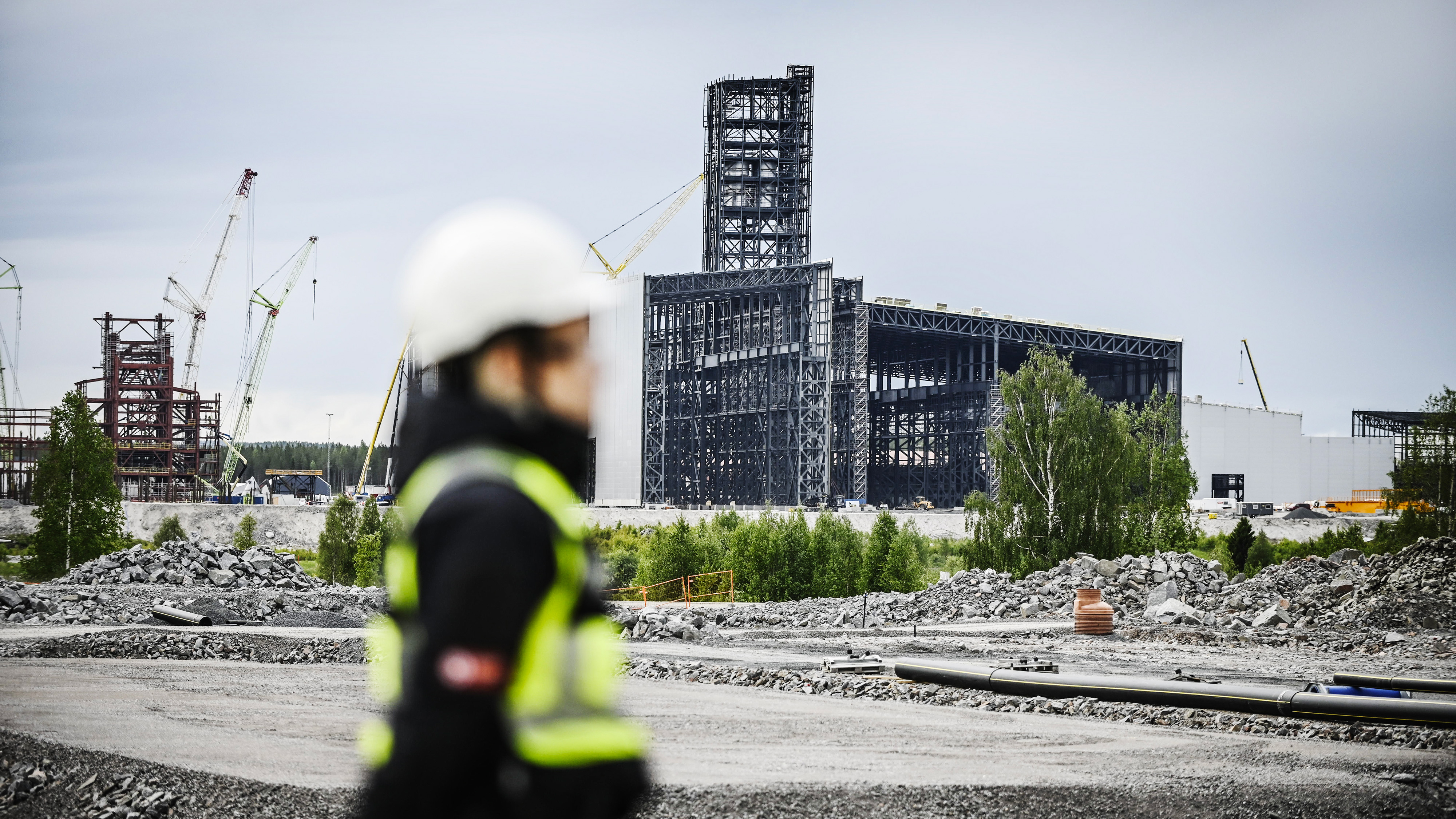 19 omhändertogs efter tillslag mot prestigeprojektet Stegra i Boden ...