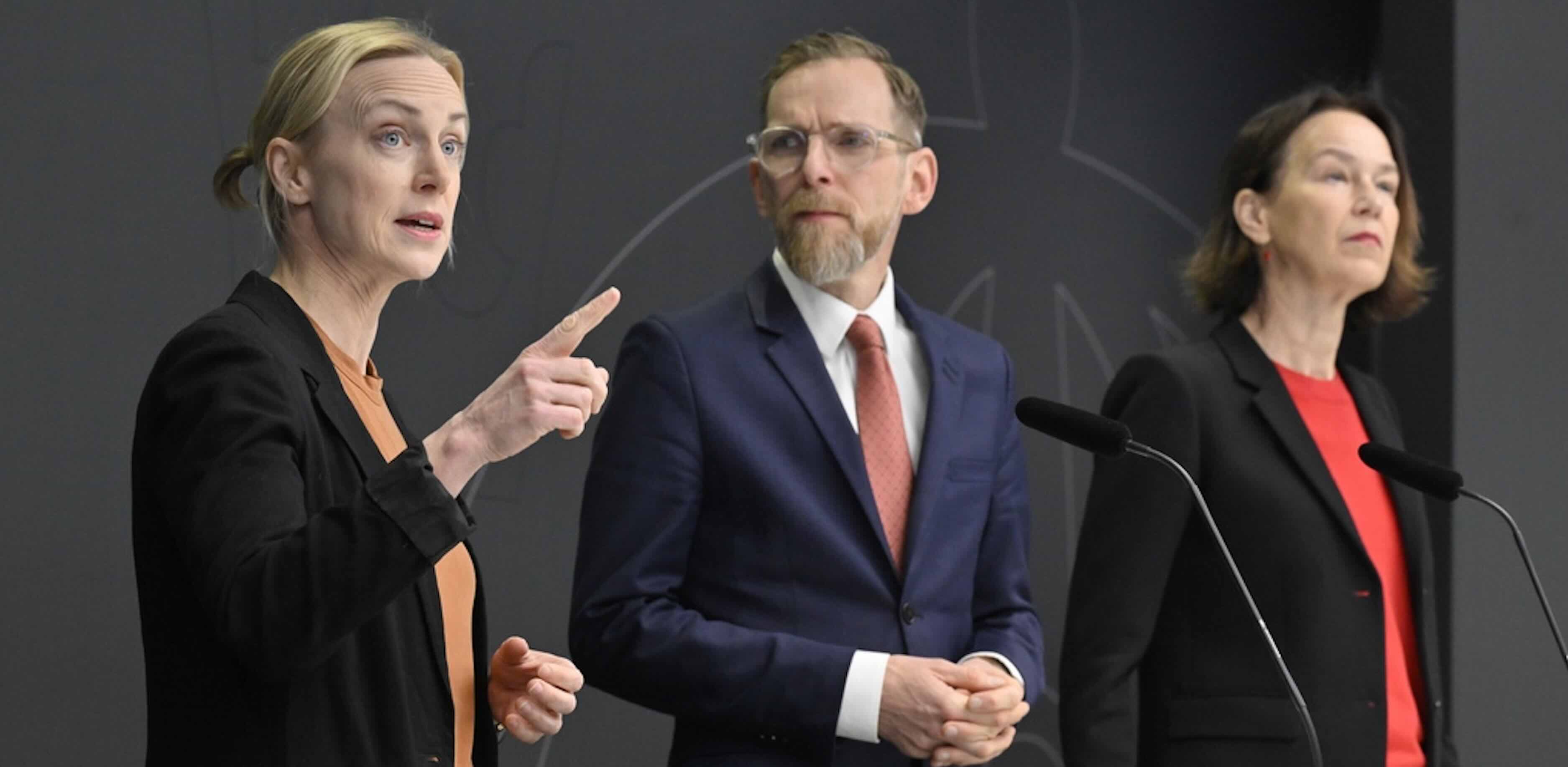 Nya råd: Så ska unga sluta hålla på med mobilen – Läkartidningen